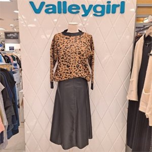 밸리걸 NC14 앞트임일자미디레더스커트 289060 7972869 : 에누리 가격비교